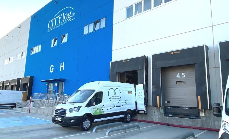 CITYlogin incorpora 3 furgonetas eléctricas que prestarán servicio a IKEA