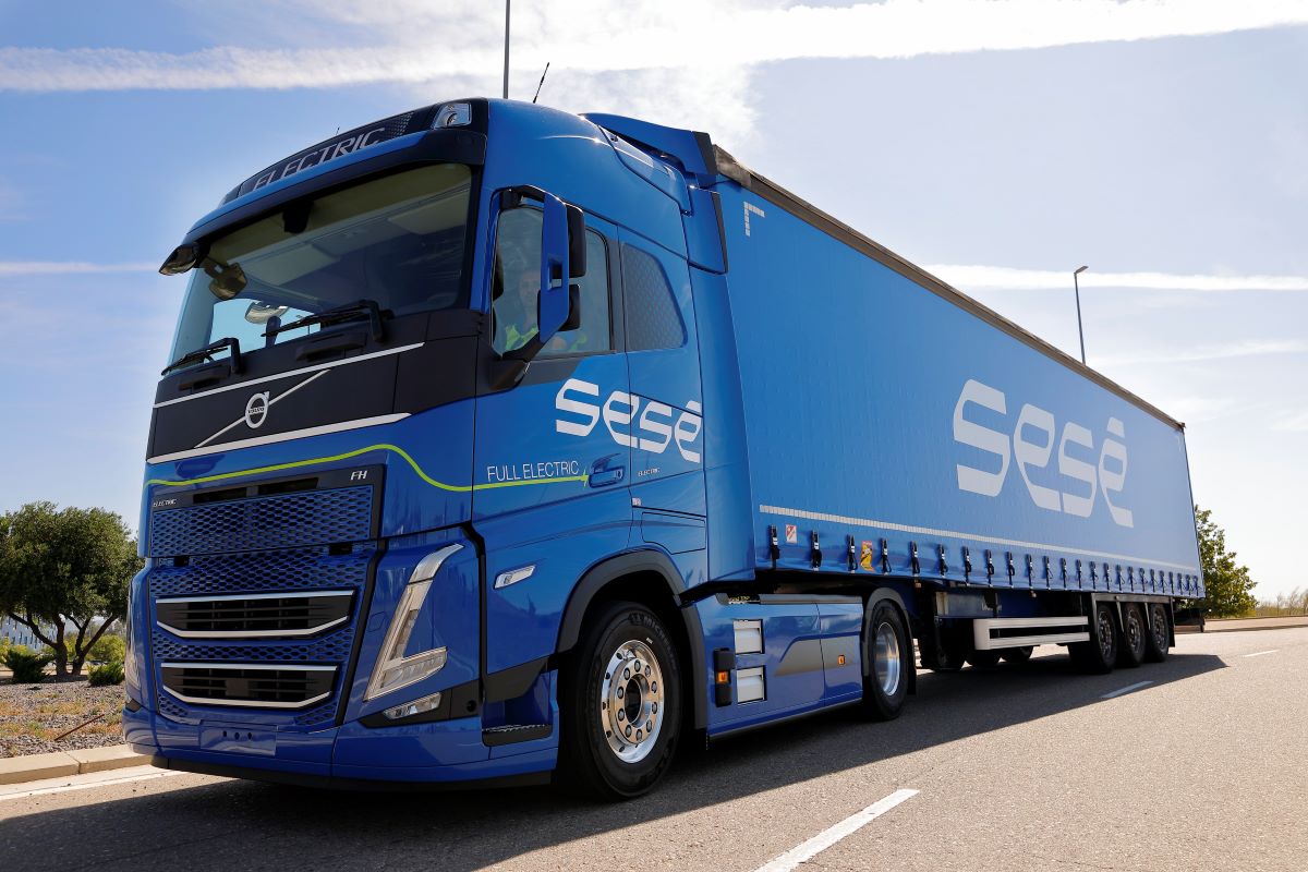 El Grupo Sesé tendrá una lanzadera con camiones eléctricos para la carga aérea