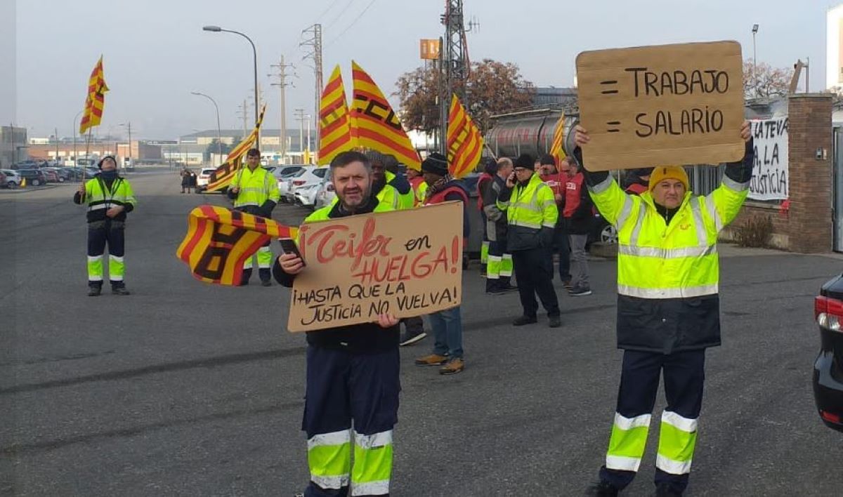 Los trabajadores de Transportes Teifer, de Lleida, en huelga