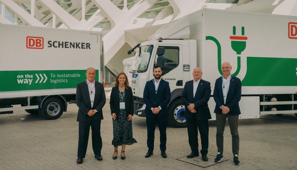 DB Schenker incorpora dos camiones eléctricos en su flota de la ...