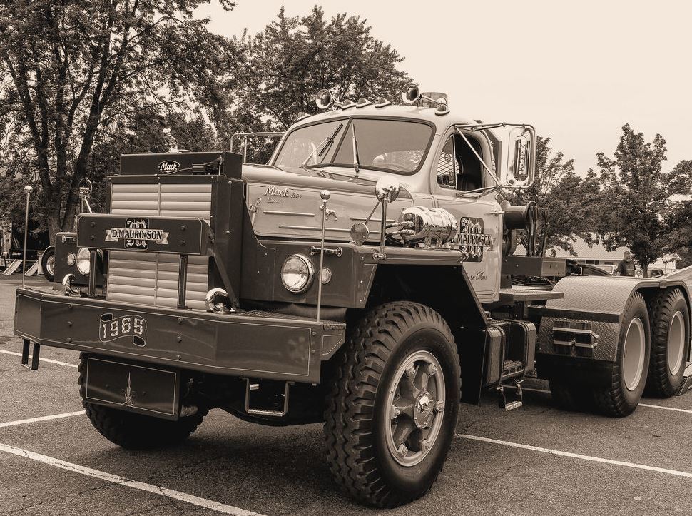 La historia de los camiones Mack. Fotos