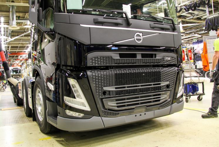 Volvo Trucks inicia la producción en serie de su nueva gama de camiones ...