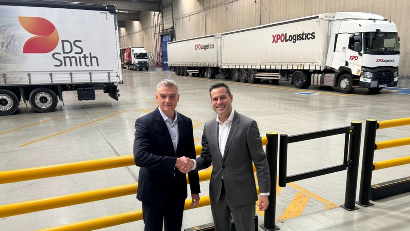DS Smith incorpora un dúo-tráiler operado por XPO Logistics